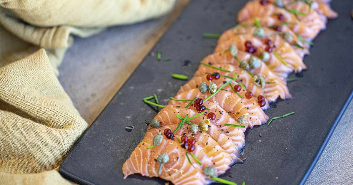 Sashimi av laks med mangobalsamico | Enkel forrett | Salma